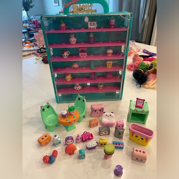 Shopkins | Toys | Shopkins Collectors Carrying Case With 8 Shopkins 28 ...